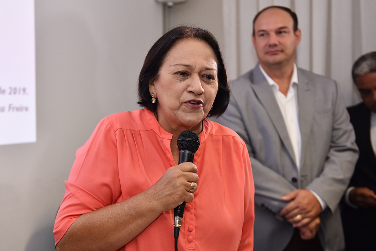 Convênio do Governo permite emissão de carteiras de identidade em 76 ...